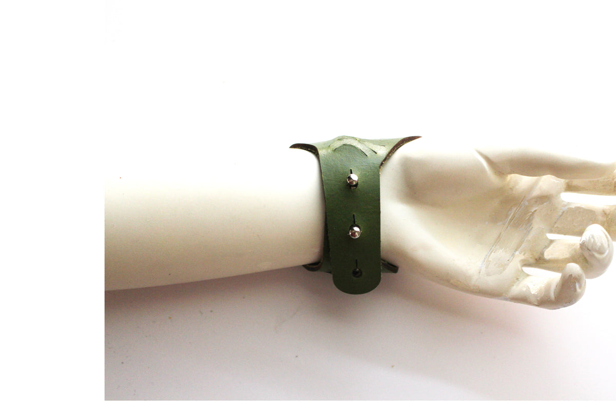 Lexi Leather Bracelet - Olive Green – Amber Poitier Inc.